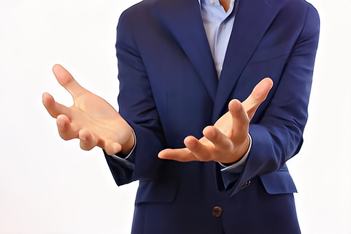 手のジェスチャーなしでは会話できない人「手が邪魔」と感じる時は!? | X-NOTE